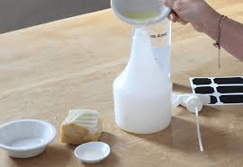 Produit de nettoyage multi-surfaces à base de savon de Marseille. - Natuphyt